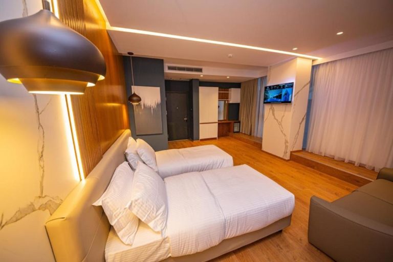 Rooms – Black Diamond Hotel